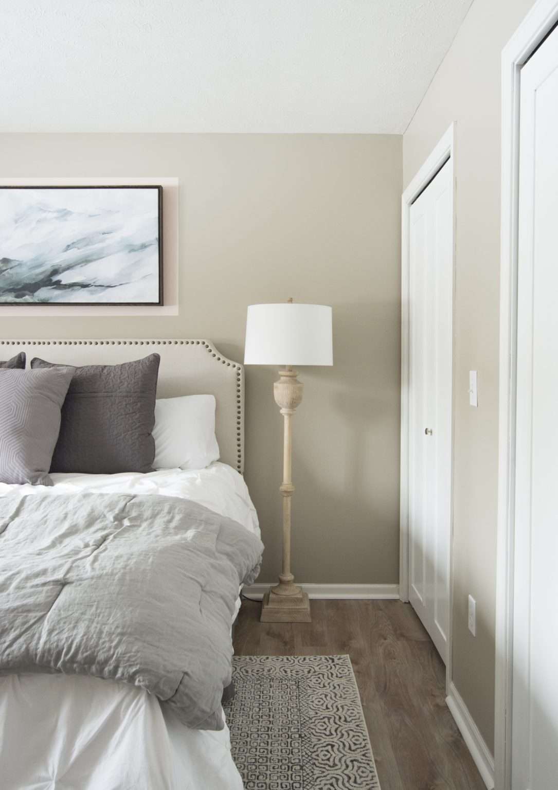How to Create a Soothing Guest Bedroom with a Soft Color Palette ...