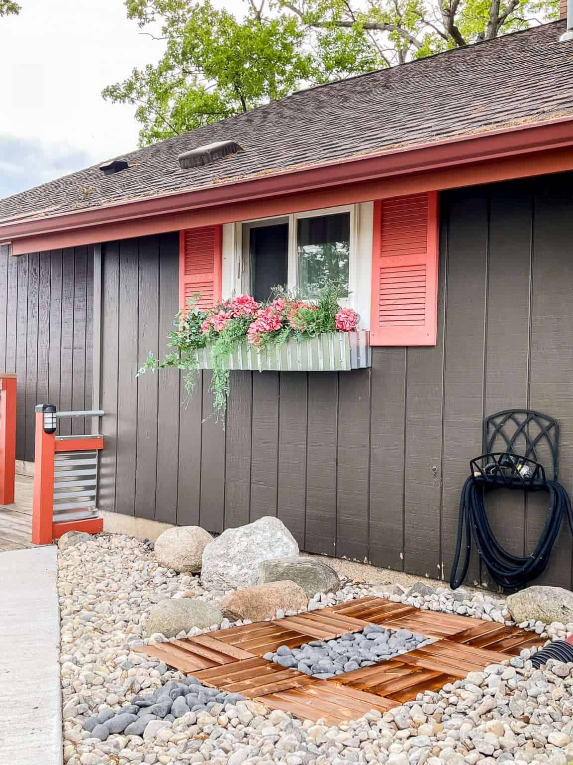 Best DIY Outdoor Foot Washing Station - Grace In My Space
