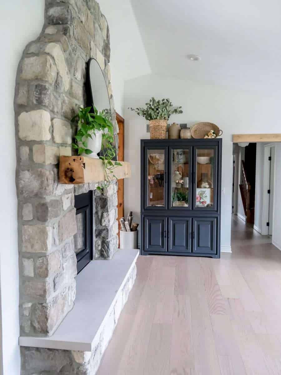 A Complete Guide to Transitional Farmhouse Decor Style (2025) - Grace ...