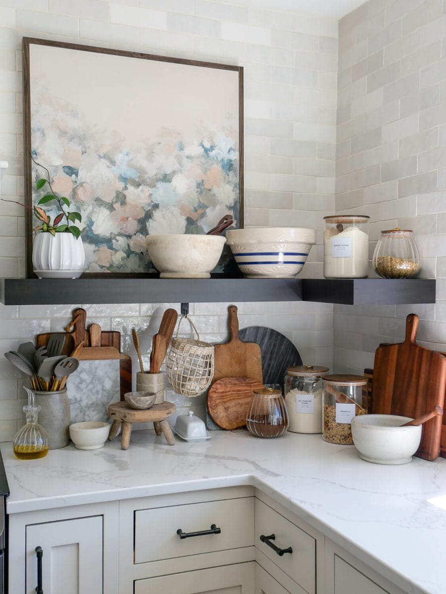 30 Minimalist Kitchen Essentials For Daily Living {What You Actually ...